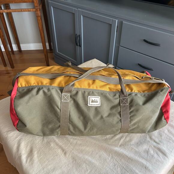 REI | Bags | Vintage Rei Colorblock Duffel Bag 5l Green Red Yellow ...